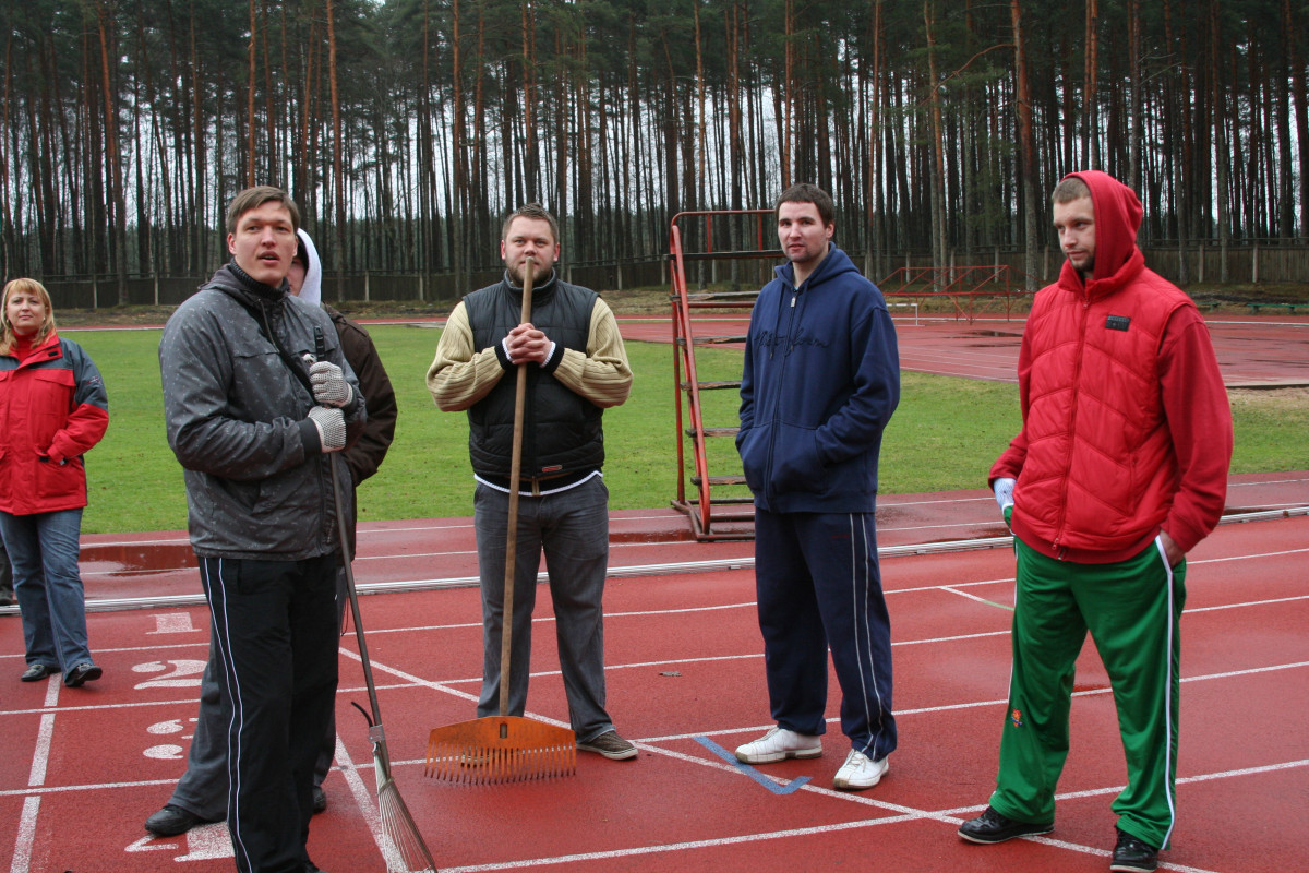 Foto: BK “Valmiera” spēlētāji piedalās Lielajā Talkā – Basketbols ...