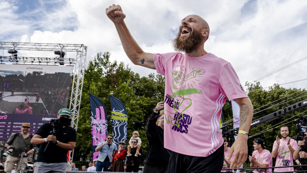 Kārlis Apsītis triumfē "Krastu mača" tālmetienu konkursā – Basketbols ...