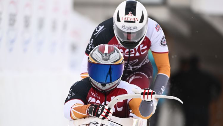 Bobslejisti sezonu sāk ārpus desmitnieka, Kortīnā viss pjedestāls ...
